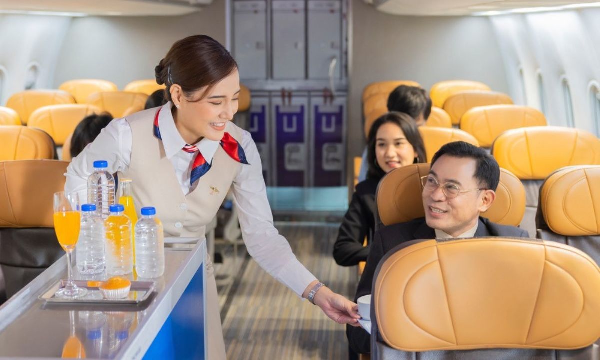 A Peek Into The Life Of Cabin Crew: Exciting & Challenging